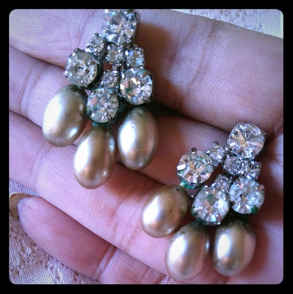 Jewelry | Vintage Faux Oval Pearls Rhinestone Earrings | Poshmark
